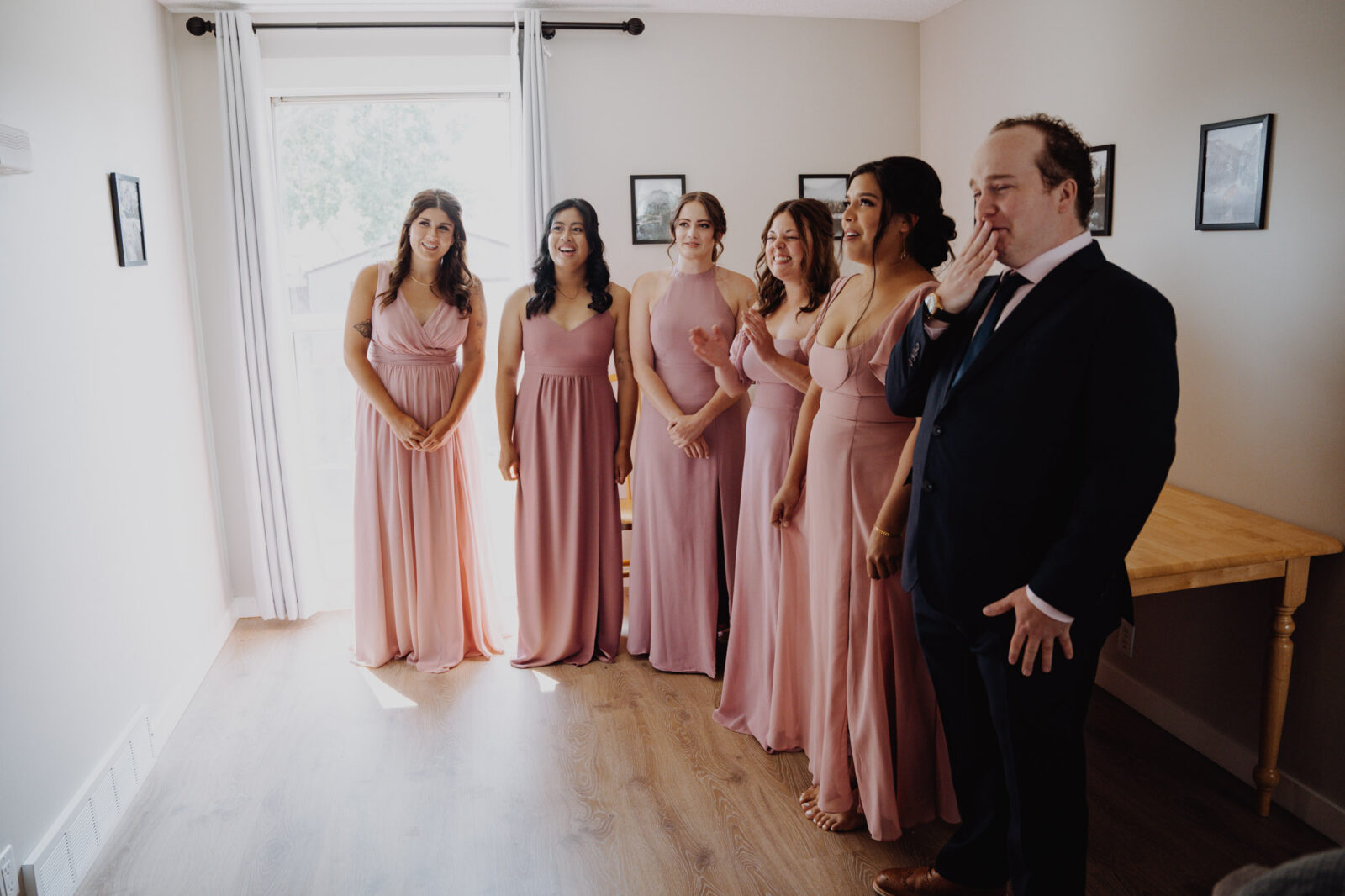 A sweet and heartwarming wedding at the Calgary Zoo - paolahessephoto.com