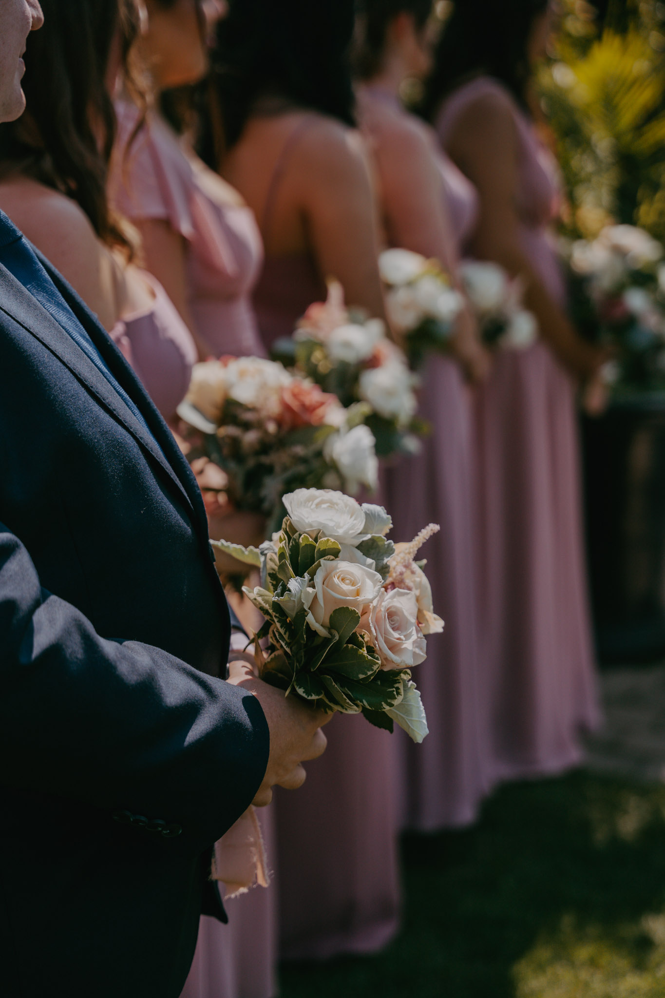 A sweet and heartwarming wedding at the Calgary Zoo - paolahessephoto.com